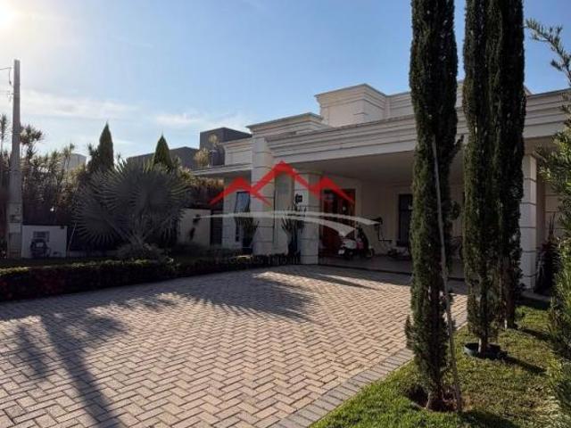 Casa em estilo neoclassico a venda no condomínio Reserva da Serra Jundiaí/SP