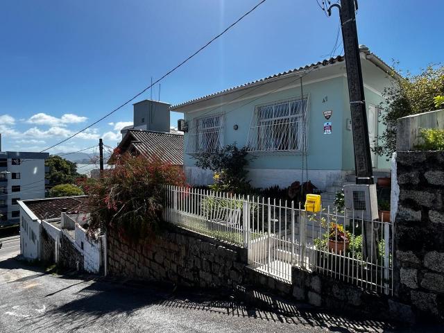 Casa em Estreito, Florianópolis/SC de 150m² 3 quartos à venda por R$ 949.000,00