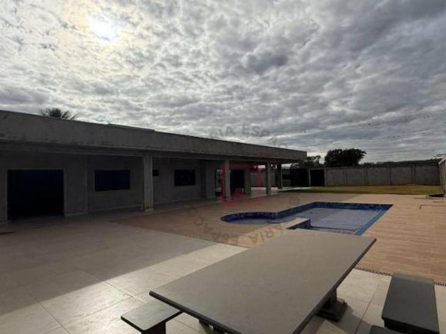 CASA EM FASE FINAL DE ACABAMENTO AO LADO DO CLUBE TERMAS