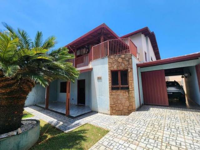 Casa em frente a Lagoa dos Pássaros