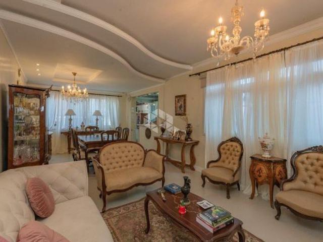 CASA EM FRENTE AO GUAIBA