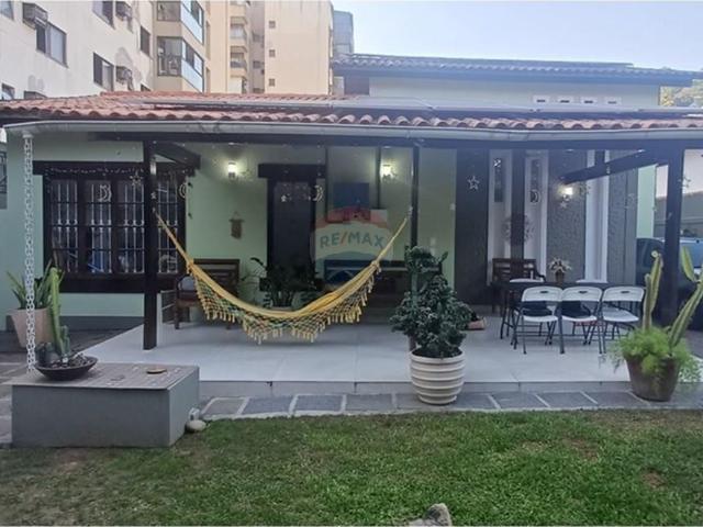 Casa em Freguesia Jacarepaguá, Rio de Janeiro/RJ de 289m² 4 quartos à venda por R$ 898.000,00