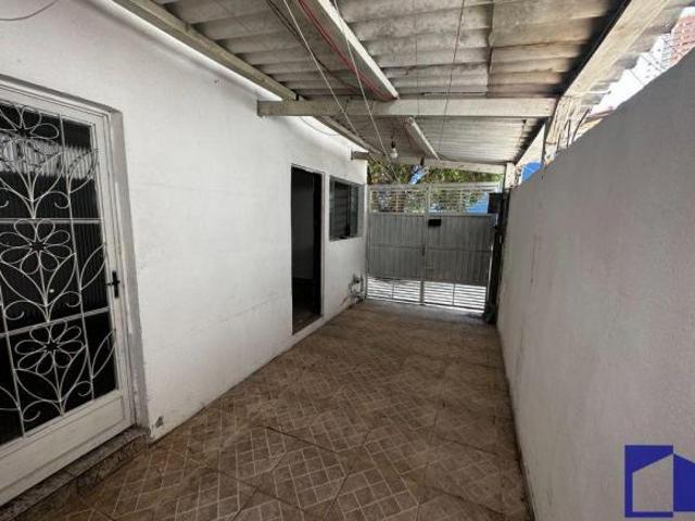 Casa em Guarulhos, Vila Augusta com 2 quartos, 2 vagas à venda!