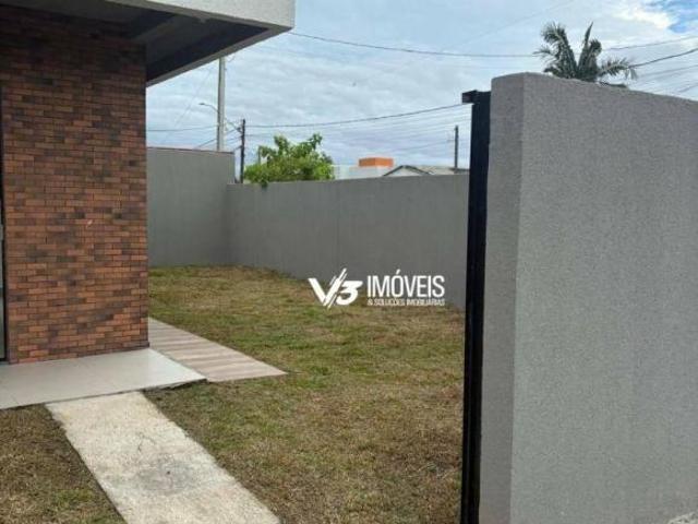 Casa em Guaratuba com 2 dormitórios sendo 01 suíte