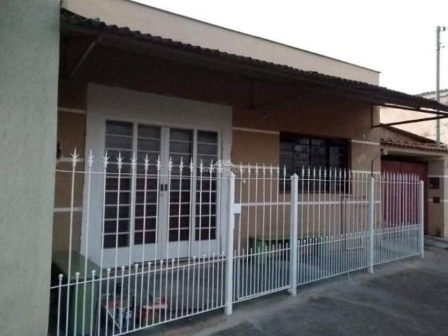 CASA EM GUAXUPÉ – VILA RICA