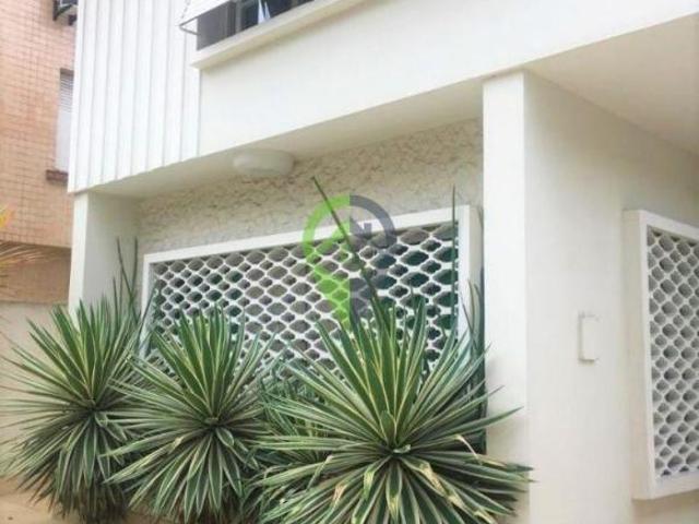 Casa em Gonzaga, Santos/SP de 300m² 3 quartos à venda por R$ 3.050.000,00