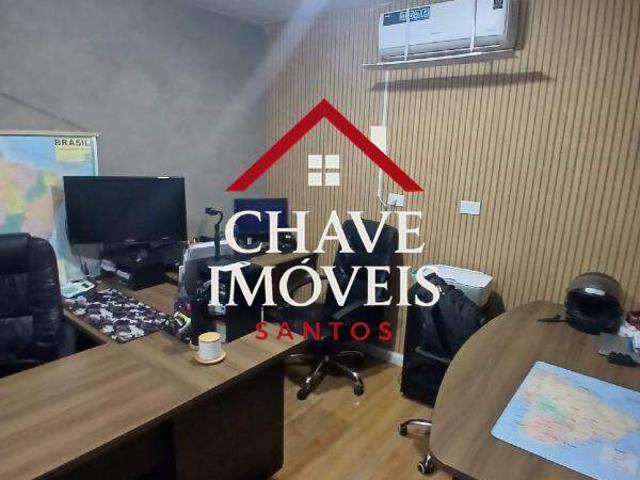 Casa em Gonzaga, Santos/SP de 43m² para locação R$ 1.700,00/mes