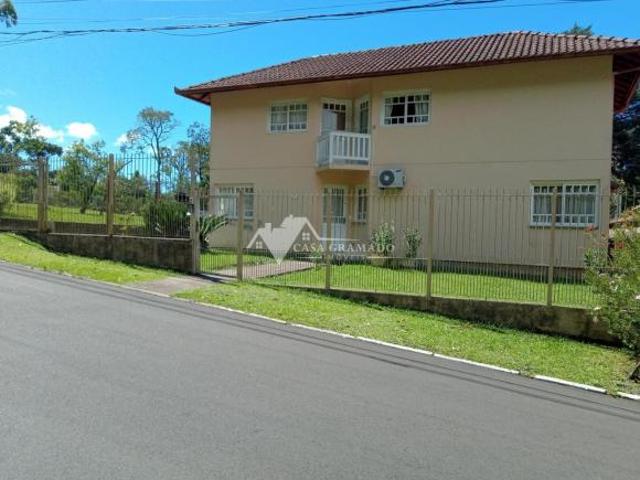 CASA EM GRAMADO