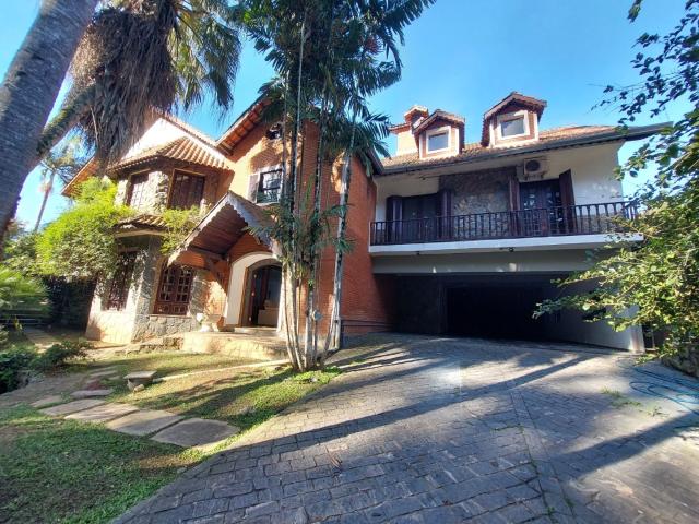Casa em Gramado, Cotia/SP de 960m² 3 quartos à venda por R$ 3.000.000,00 ou para locação R$ 12.000,00/mes