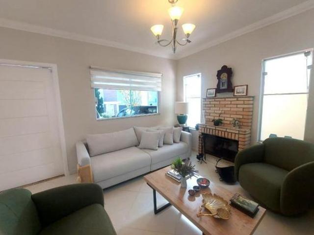 Casa em Granja Viana, Cotia/SP de 199m² 3 quartos à venda por R$ 1.370.000,00