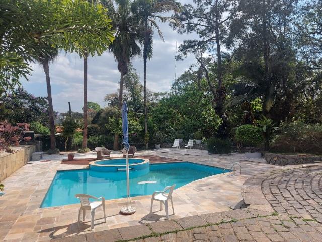 Casa em Granja Viana, Cotia/SP de 1100m² 5 quartos à venda por R$ 2.749.000,00