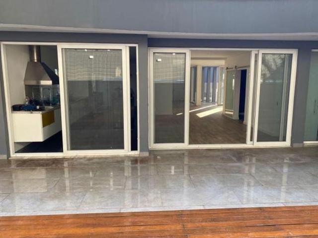 Casa em Granja Viana, Cotia/SP de 338m² 3 quartos à venda por R$ 3.200.000,00