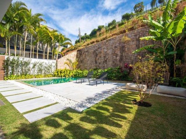 Casa em Granja Viana, Cotia/SP de 401m² 3 quartos à venda por R$ 3.750.000,00