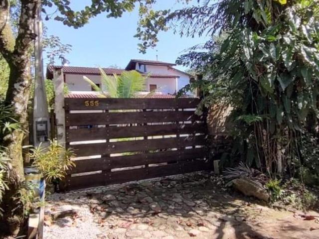 Casa em Itamambuca, lado par