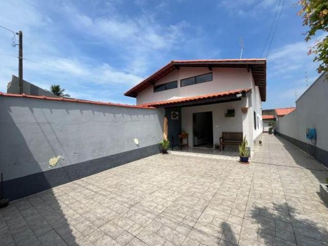casa em Itanhaém com 04 dormitórios lado praia e piscina