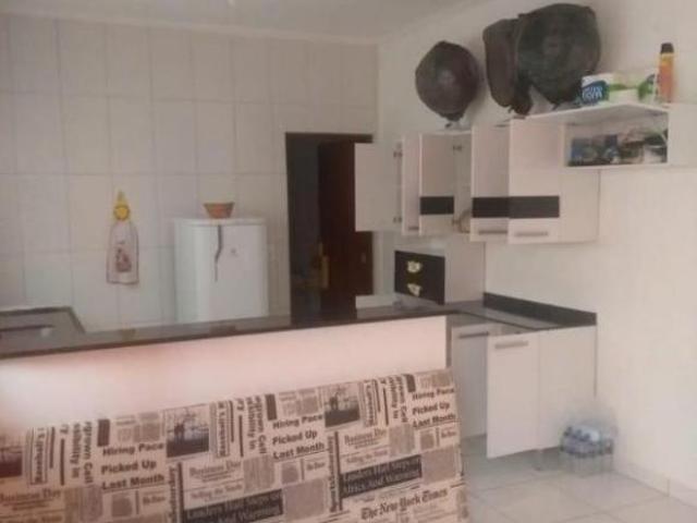 CASA EM ITANHAÉM LOCALIZADA NO CAMPOS ELISEOS LADO MORRO A 1300 METROS DA PRAIA