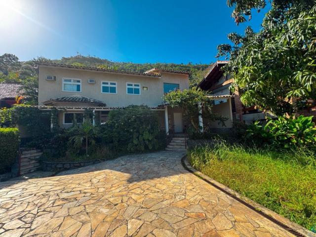 Casa em Itacoatiara, Niterói/RJ de 331m² 3 quartos para locação R$ 9.000,00/mes