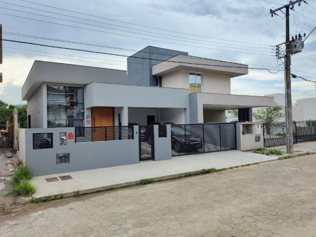 Casa em Itacorubi, Florianópolis/SC de 200m² 4 quartos à venda por R$ 2.899.900,00
