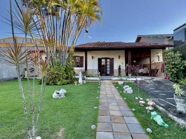Casa em Itaipu, Niterói/RJ de 150m² 3 quartos à venda por R$ 898.000,00