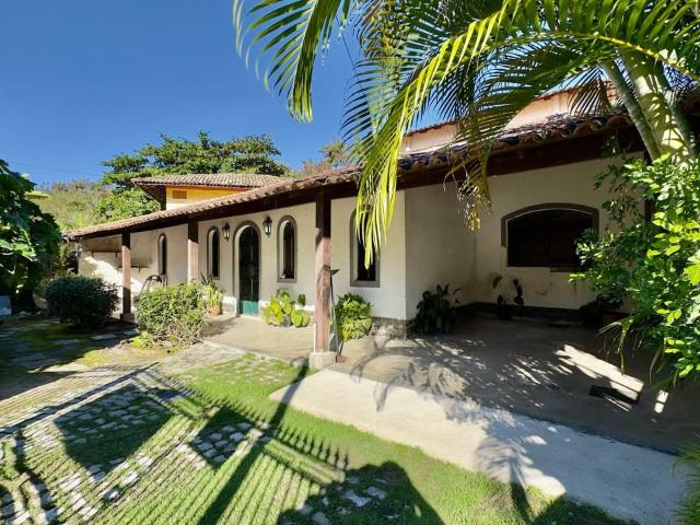 Casa em Itaipu, Niterói/RJ de 220m² 4 quartos à venda por R$ 879.000,00
