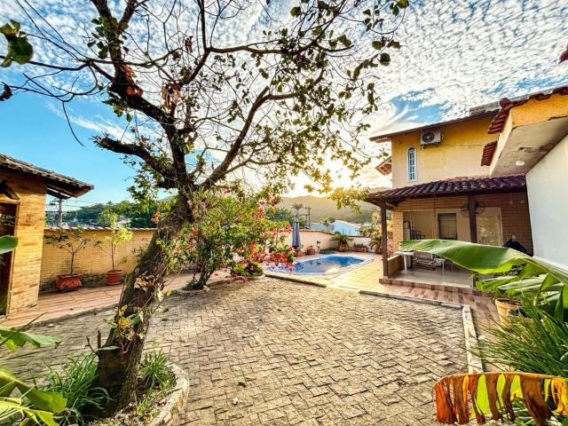 Casa em Itaipu, Niterói/RJ de 285m² 4 quartos à venda por R$ 729.900,00