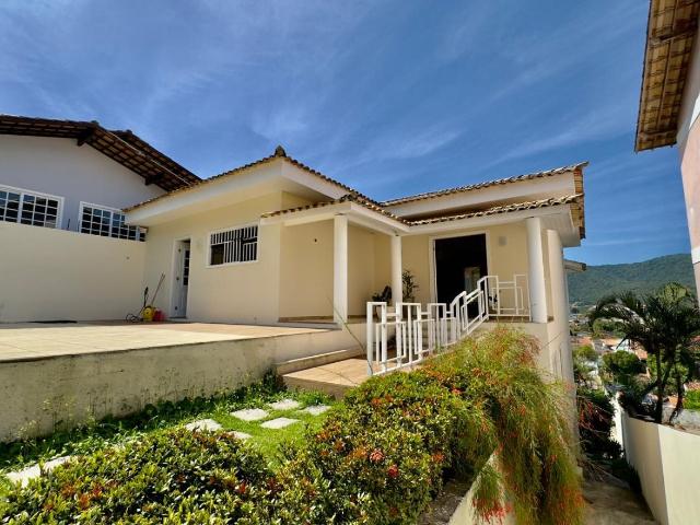 Casa em Itaipu, Niterói/RJ de 288m² 3 quartos à venda por R$ 1.299.900,00