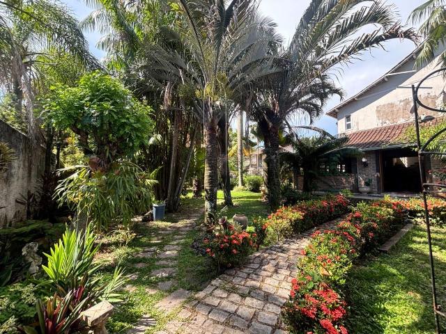 Casa em Itaipu, Niterói/RJ de 300m² 5 quartos à venda por R$ 949.000,00