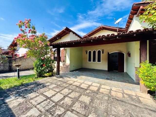 Casa em Itaipu, Niterói/RJ de 300m² 3 quartos à venda por R$ 699.900,00