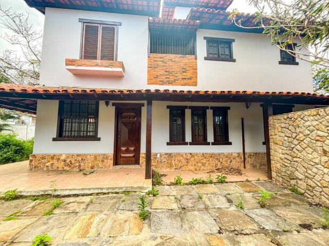 Casa em Itaipu, Niterói/RJ de 350m² 4 quartos à venda por R$ 889.000,00