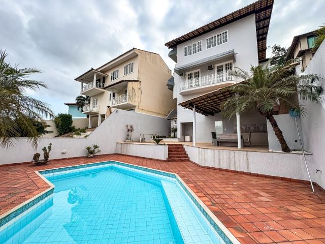Casa em Itaipu, Niterói/RJ de 400m² 5 quartos à venda por R$ 1.599.000,00