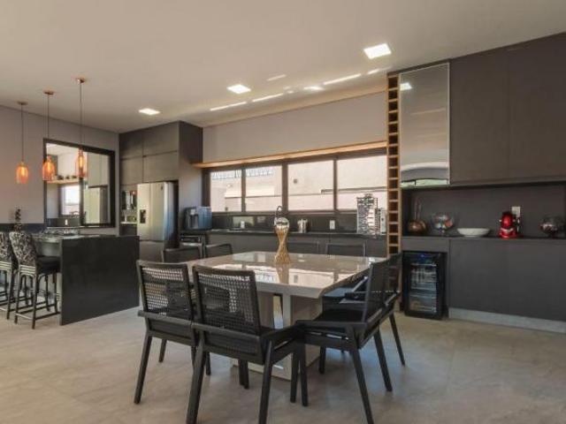 Casa Em Itu 4 Quartos 5 Banheiros 4 Vagas
