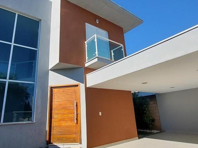 Casa em Itupeva em loteamento aberto