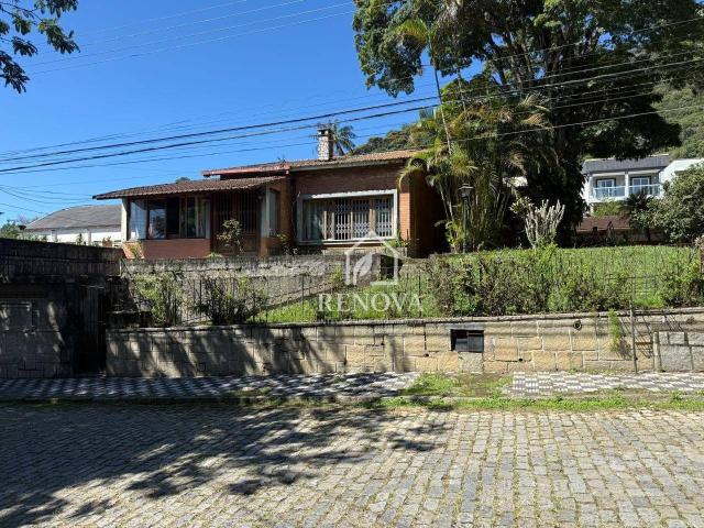 Casa em Iucas, Teresópolis/RJ de 214m² 5 quartos à venda por R$ 1.499.900,00