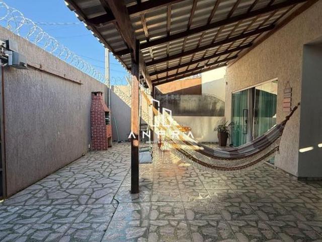 Casa em Ibirité com 3 Qts 1 suíte master, 3 vagas e espaço gourmet