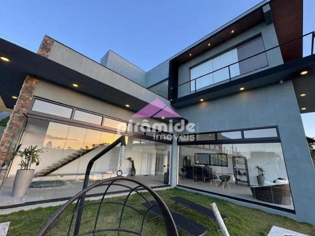 Casa em Igaratá condomínio fechado R$ 2.500.000 Igaratá, SP