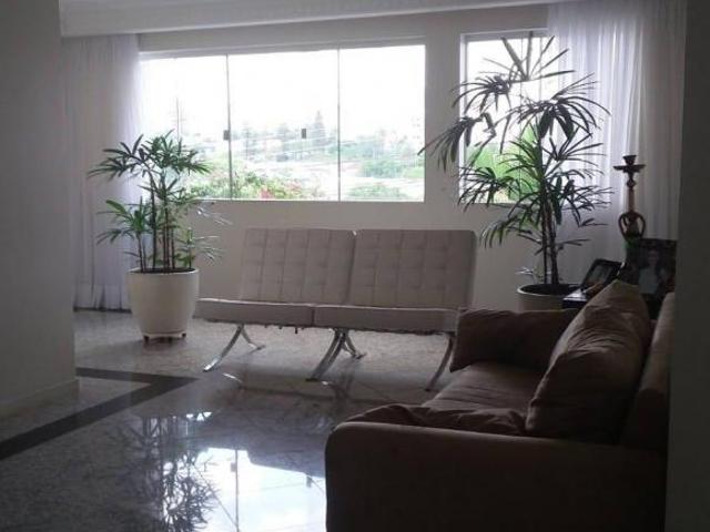 Casa em Iguaçu, Londrina/PR de 440m² 4 quartos à venda por R$ 2.700.000,00