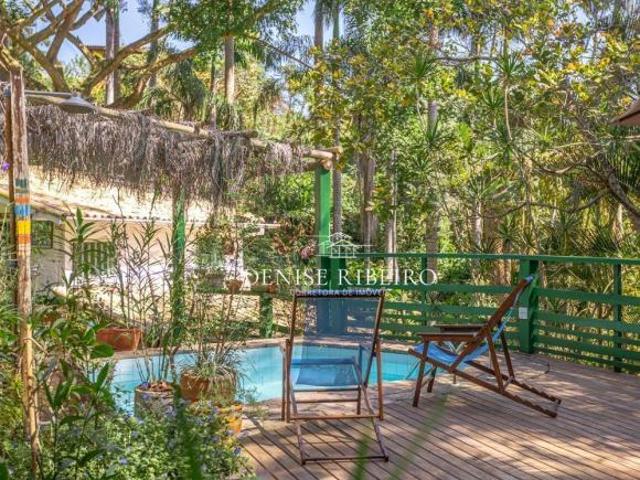 Casa em Ilhabela com chalés à venda