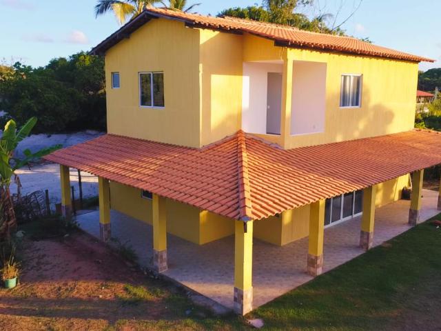 Casa em Imbassaí com 4 suítes, piscina privativa, perto da praia e pet friendly