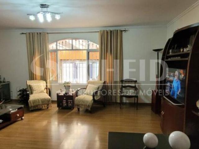 CASA EM INTERLAGOS