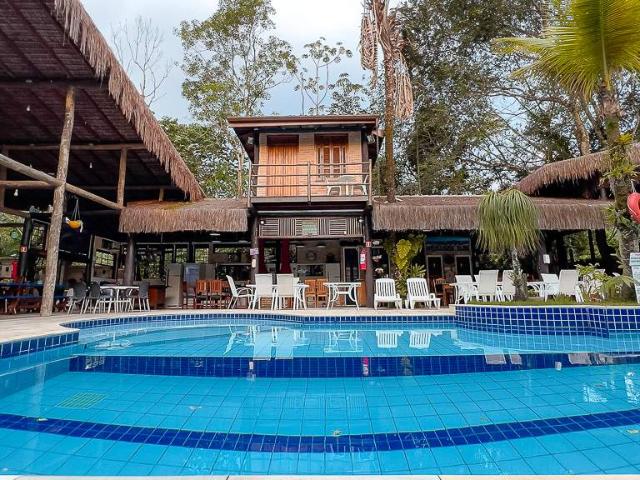 Casa em Juqueyhy com 4 suítes com piscina privativa para até para até 14 pessoas
