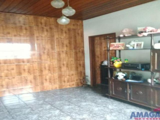 Casa em Jacareí, no bairro Jardim Bela Vista, à venda