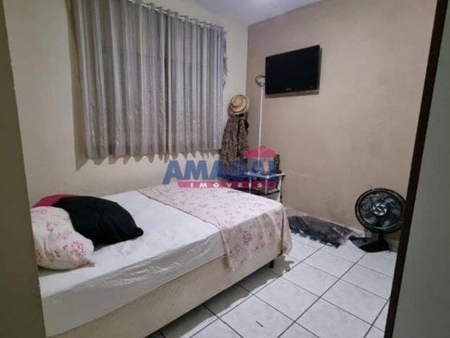 Casa em Jacareí, no bairro Jardim das Oliveiras, à venda