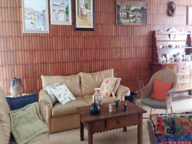 Casa em Jacareí, no bairro Jardim Liberdade, à venda