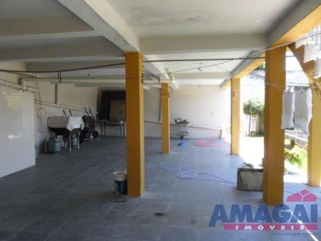 Casa em Jacareí, no bairro Santa Cruz dos Lázaros, à venda