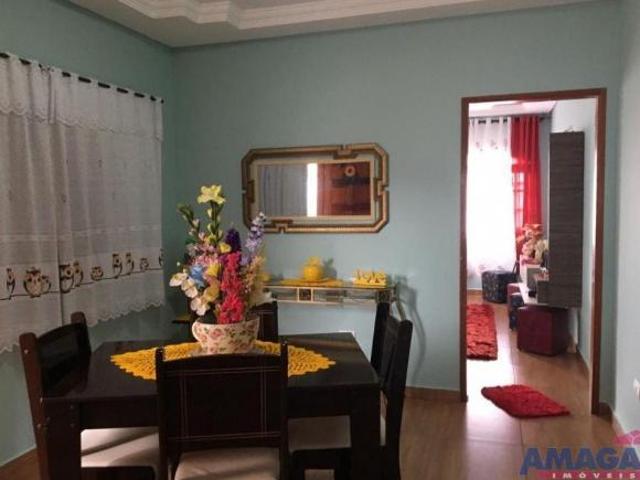 Casa em Jacareí, no bairro Vila Nova Aliança, à venda