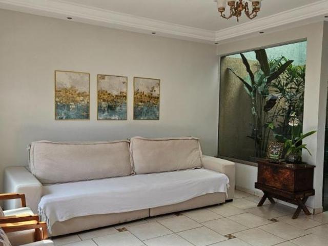 Casa em Jaguariúna no Jardim Europa Sobrado com 03 quartos e 01 escritório