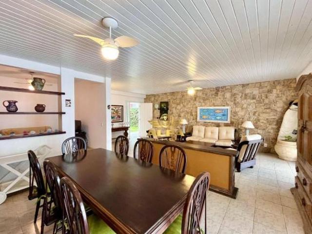 Casa em Jardim Três Marias, Guarujá/SP de 350m² 5 quartos à venda por R$ 1.850.000,00
