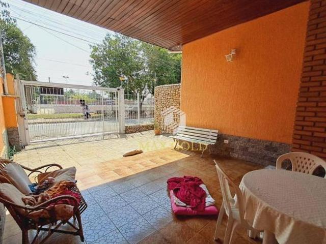 Casa em Jardim Ana Emilia, Taubaté/SP de 350m² 5 quartos à venda por R$ 795.000,00
