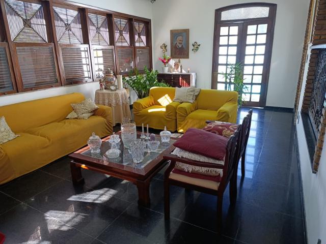 CASA EM JARDIM ARMAÇÃO