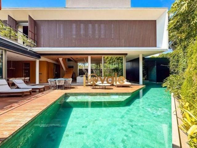 Casa em Jardim Bela Vista, São José dos Campos/SP de 430m² 4 quartos à venda por R$ 10.000.000,00
